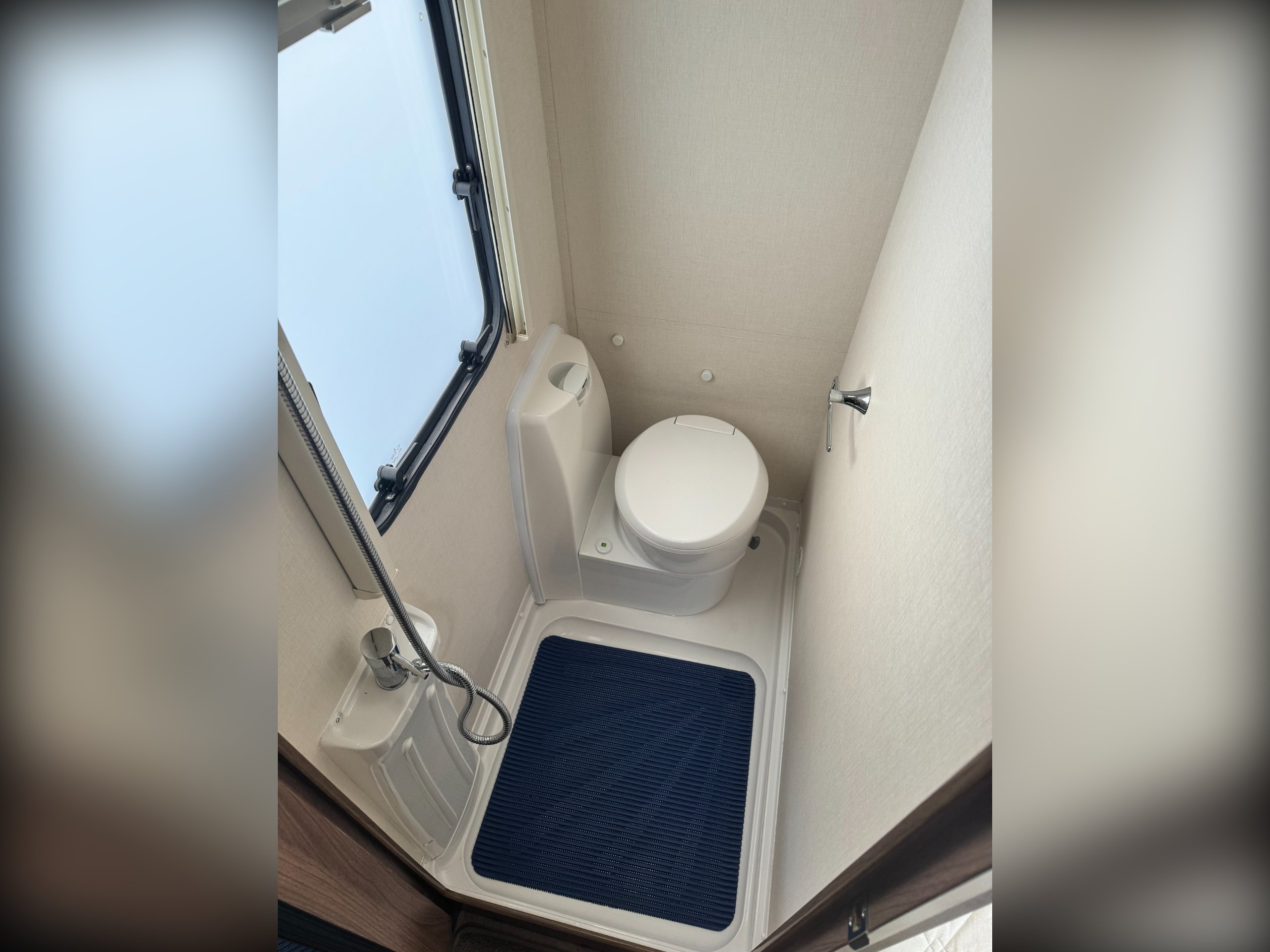 Sold 2018 Lunar Venus 620/6 , Exeter, Devon | Exeter Caravan Centre