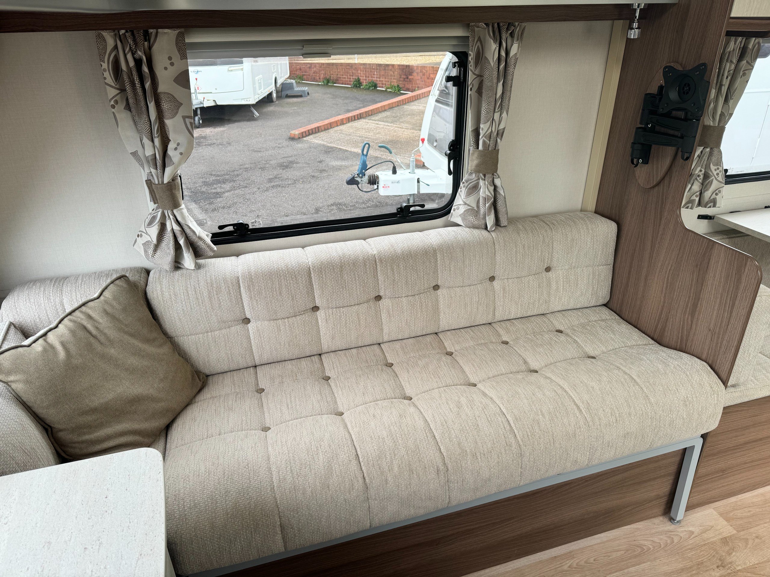 Sold 2018 Lunar Venus 620/6 , Exeter, Devon | Exeter Caravan Centre