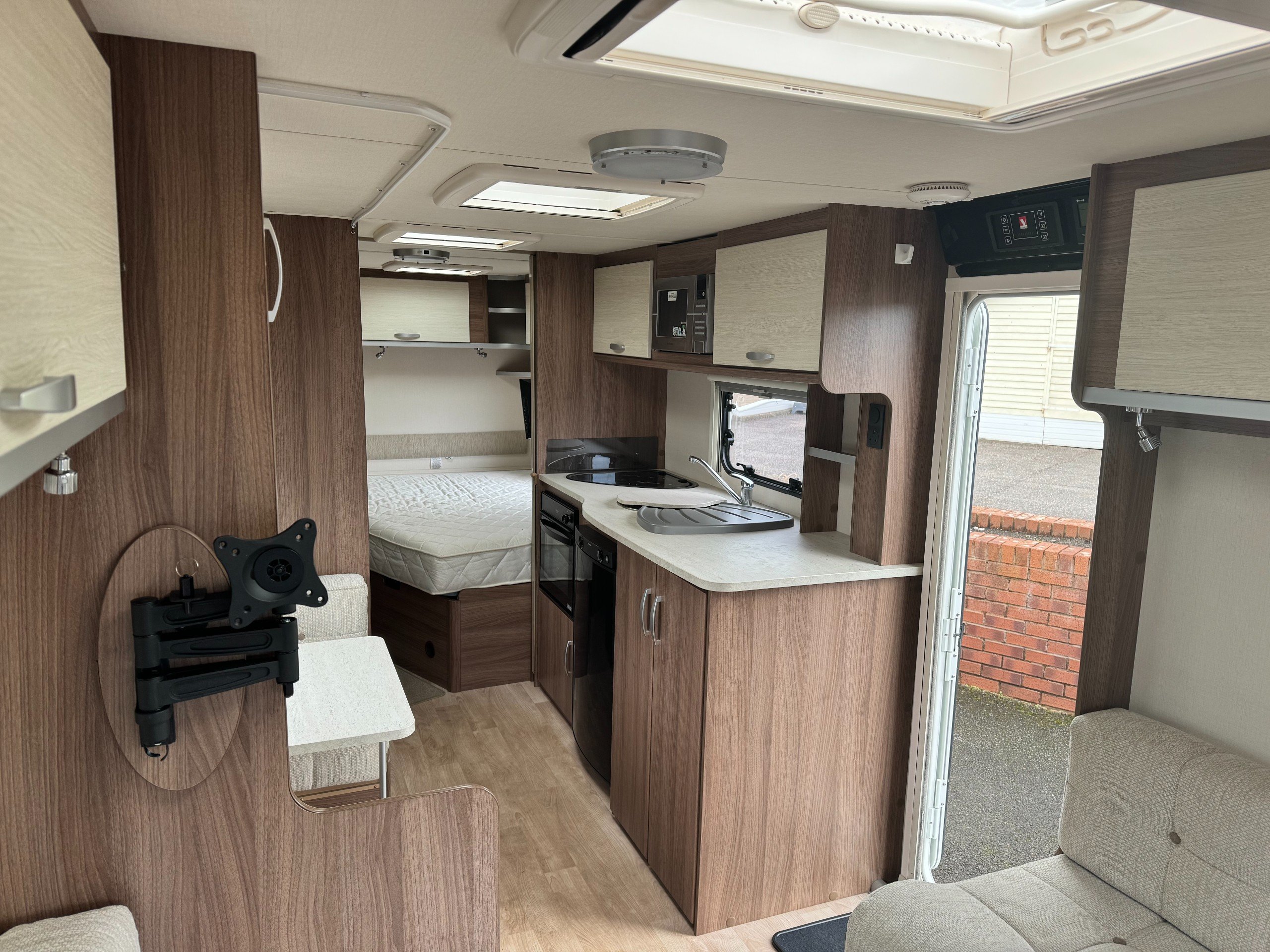 Sold 2018 Lunar Venus 620/6 , Exeter, Devon | Exeter Caravan Centre